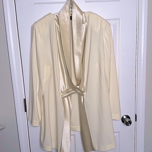 Dana Buchman | Jackets & Coats | Yes I Hv Plus Size Items Too Sis You ...